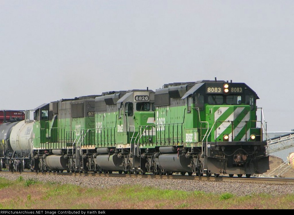 BNSF 8083 and 6826